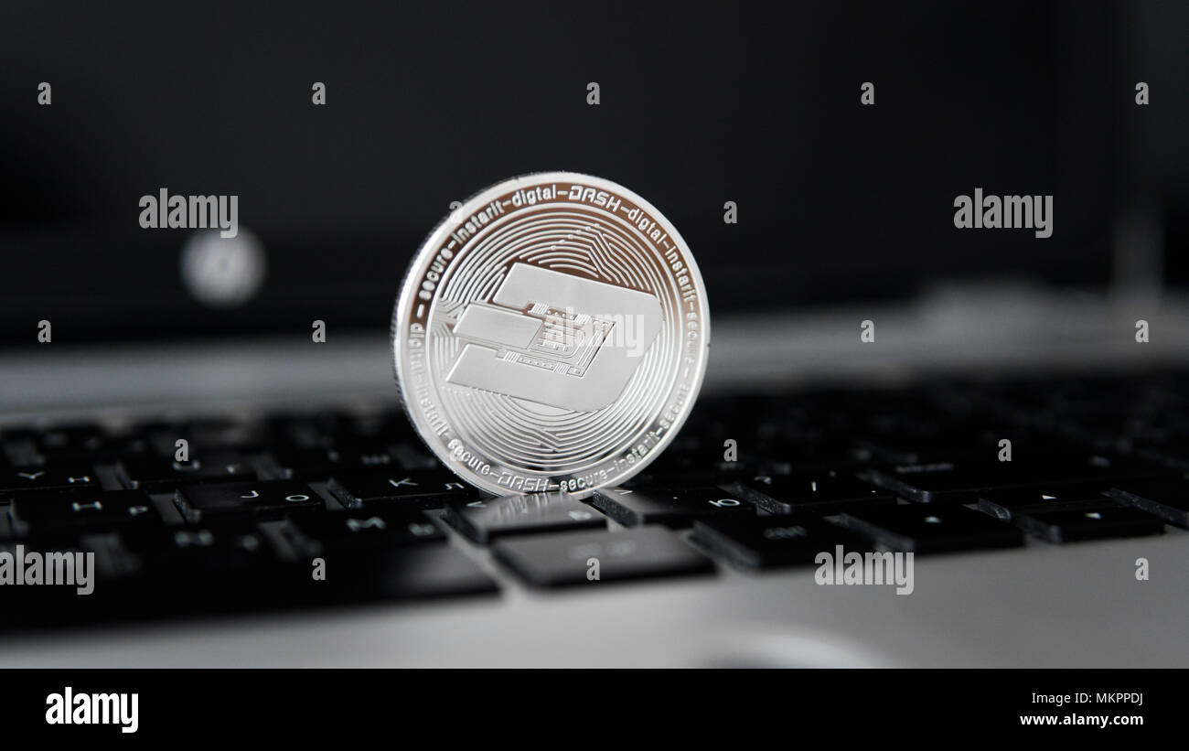 Digital money hi-res stock photography and images - Alamy