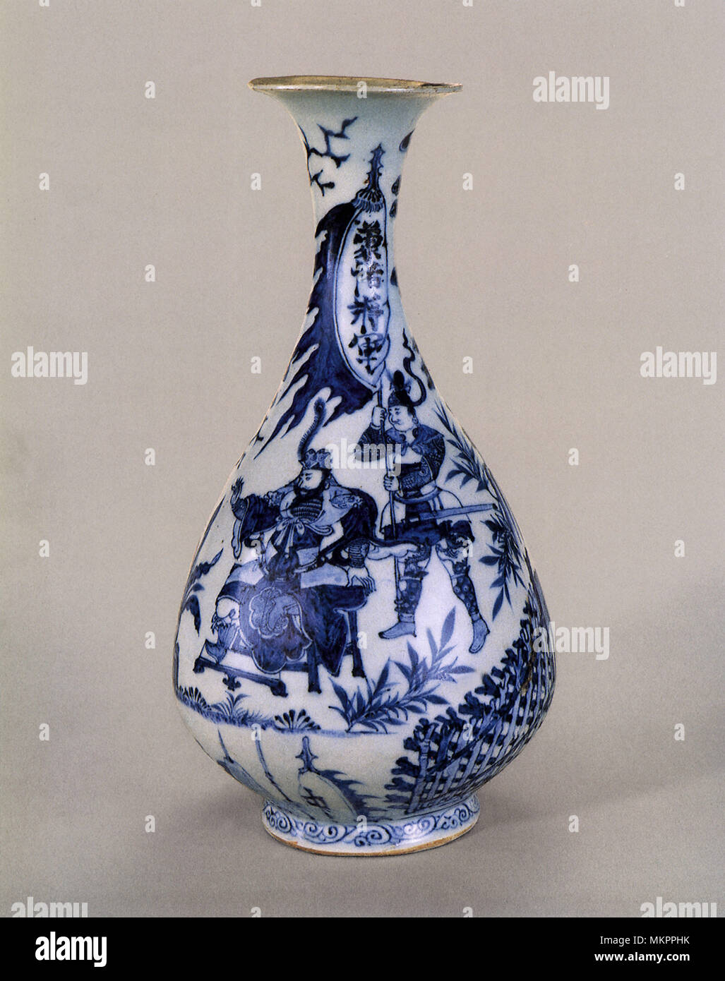 Underglaze blue decoration hi-res stock photography and images - Alamy