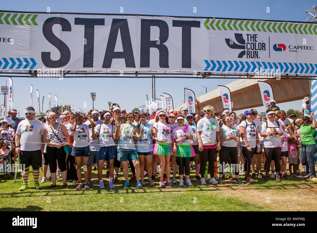 Runners start line track hi-res stock photography and images - Alamy