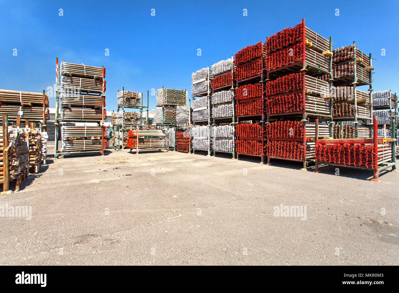 Scaffolding poles hi-res stock photography and images - Alamy