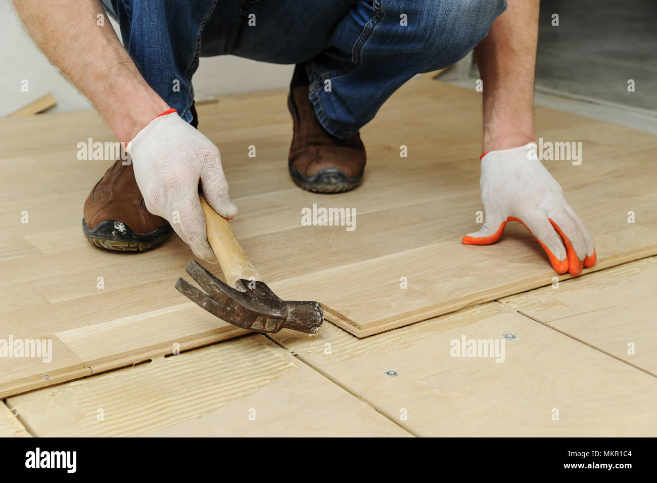 Flooring nails hi-res stock photography and images - Alamy