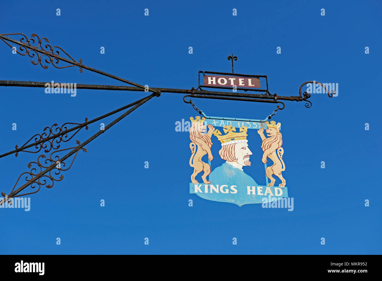 Kings head inn pub sign hi-res stock photography and images - Alamy