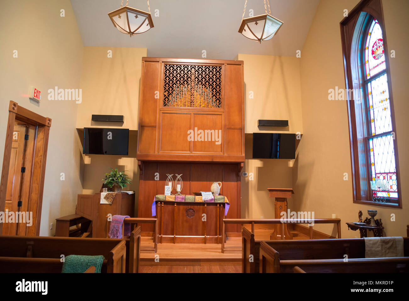 Communion table hi-res stock photography and images - Alamy