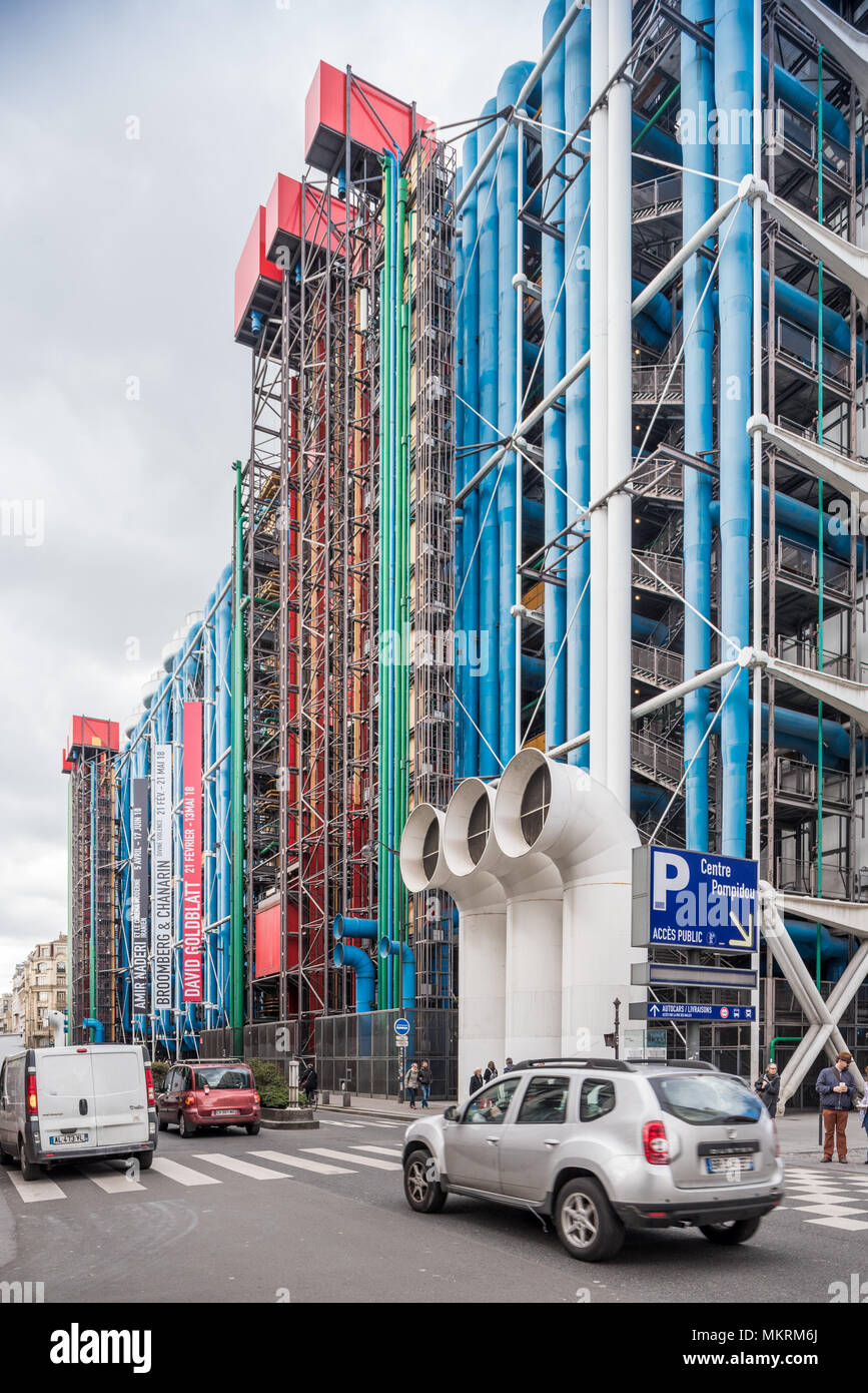 Place centre george pompidou hi-res stock photography and images - Alamy
