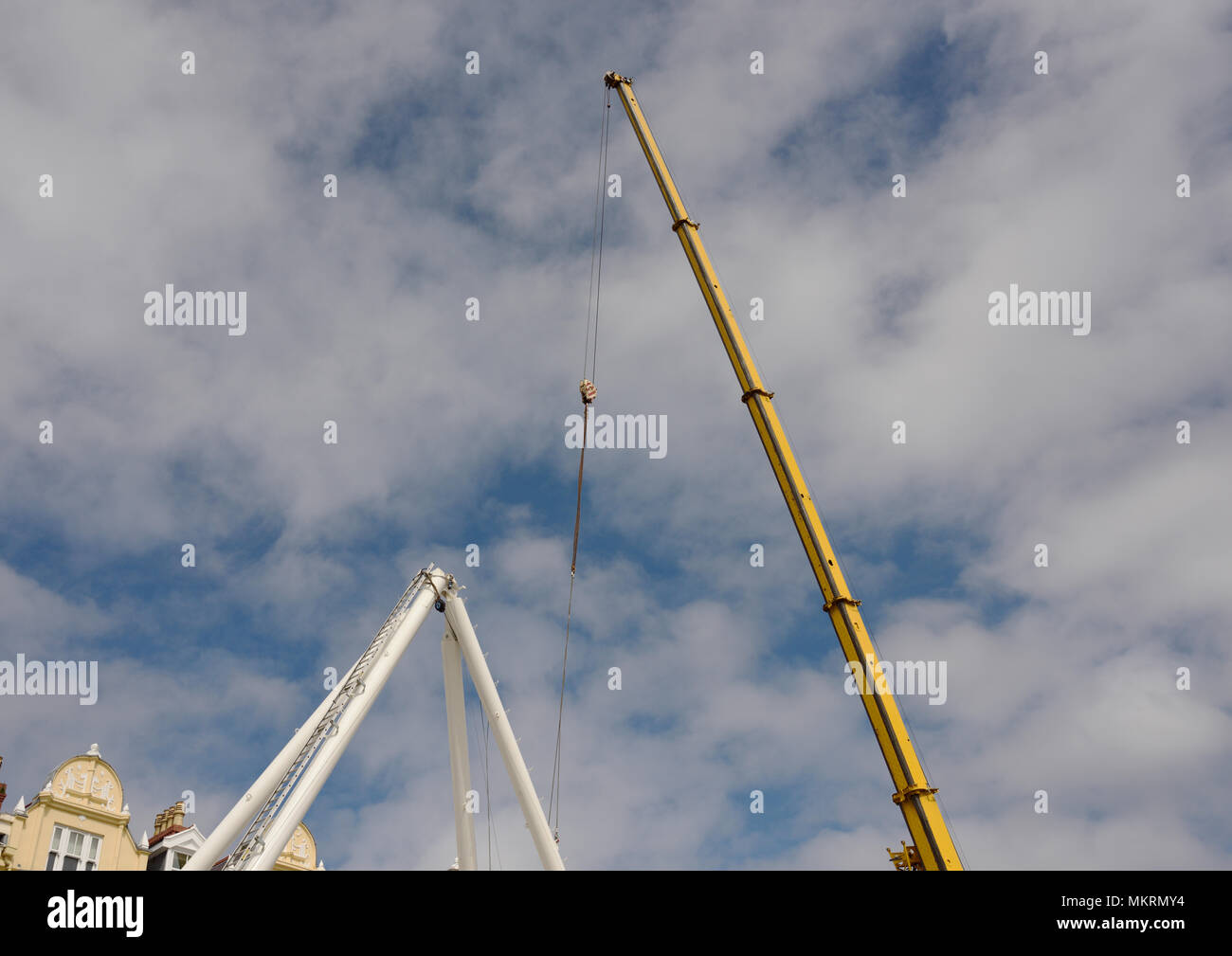 Mobile crane lifting steel frame hi-res stock photography and images ...