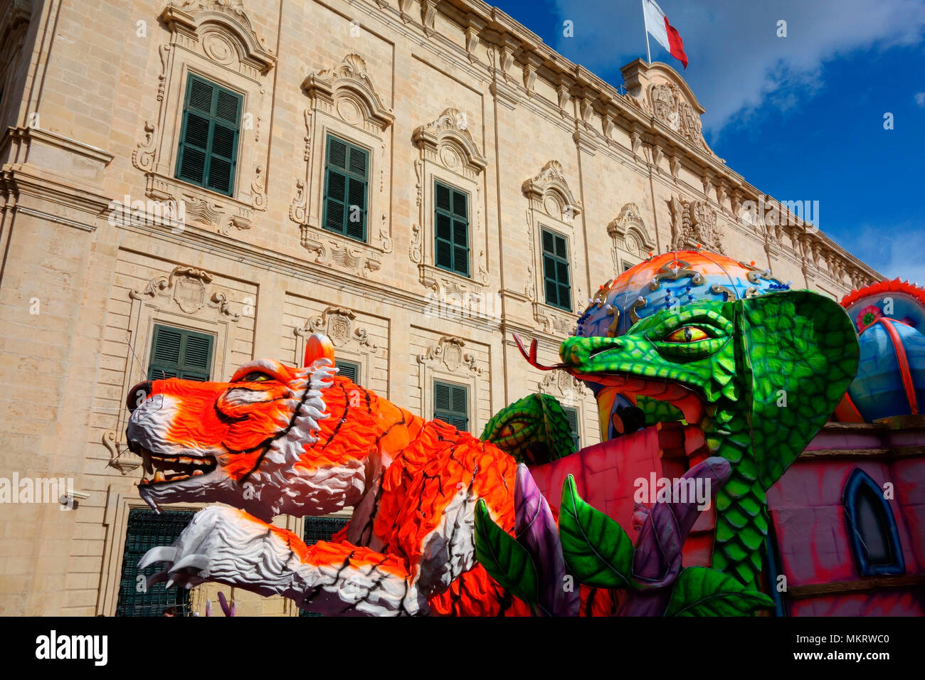 Carnival floats hi-res stock photography and images - Alamy