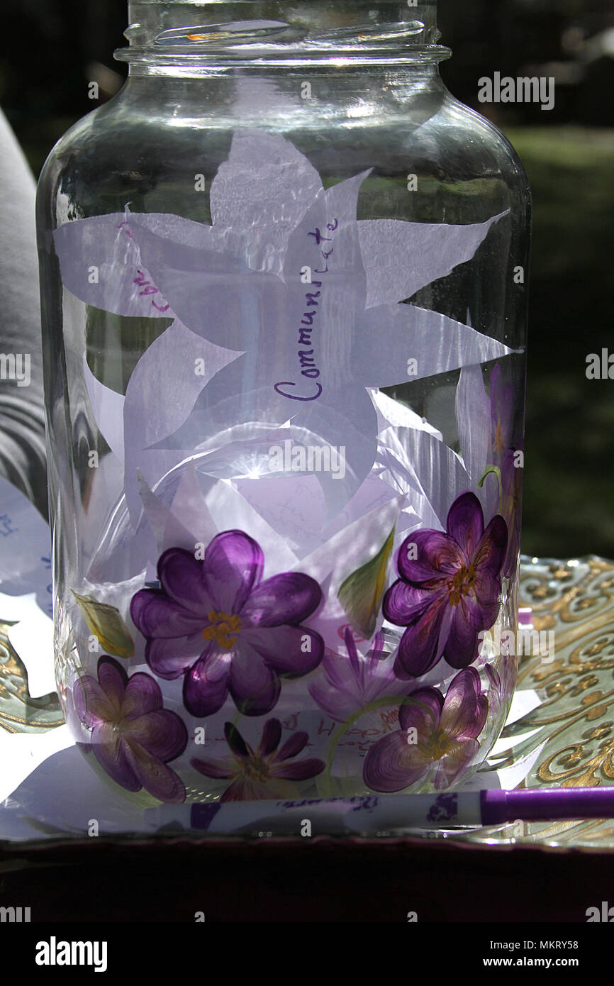 Jar of notes and wishes at wedding Stock Photo - Alamy