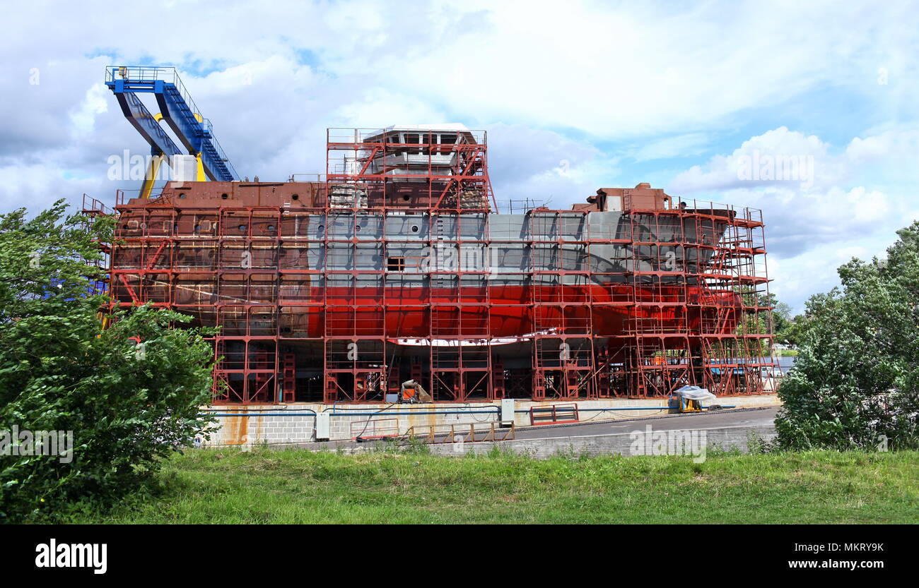 Ship construction hi-res stock photography and images - Alamy