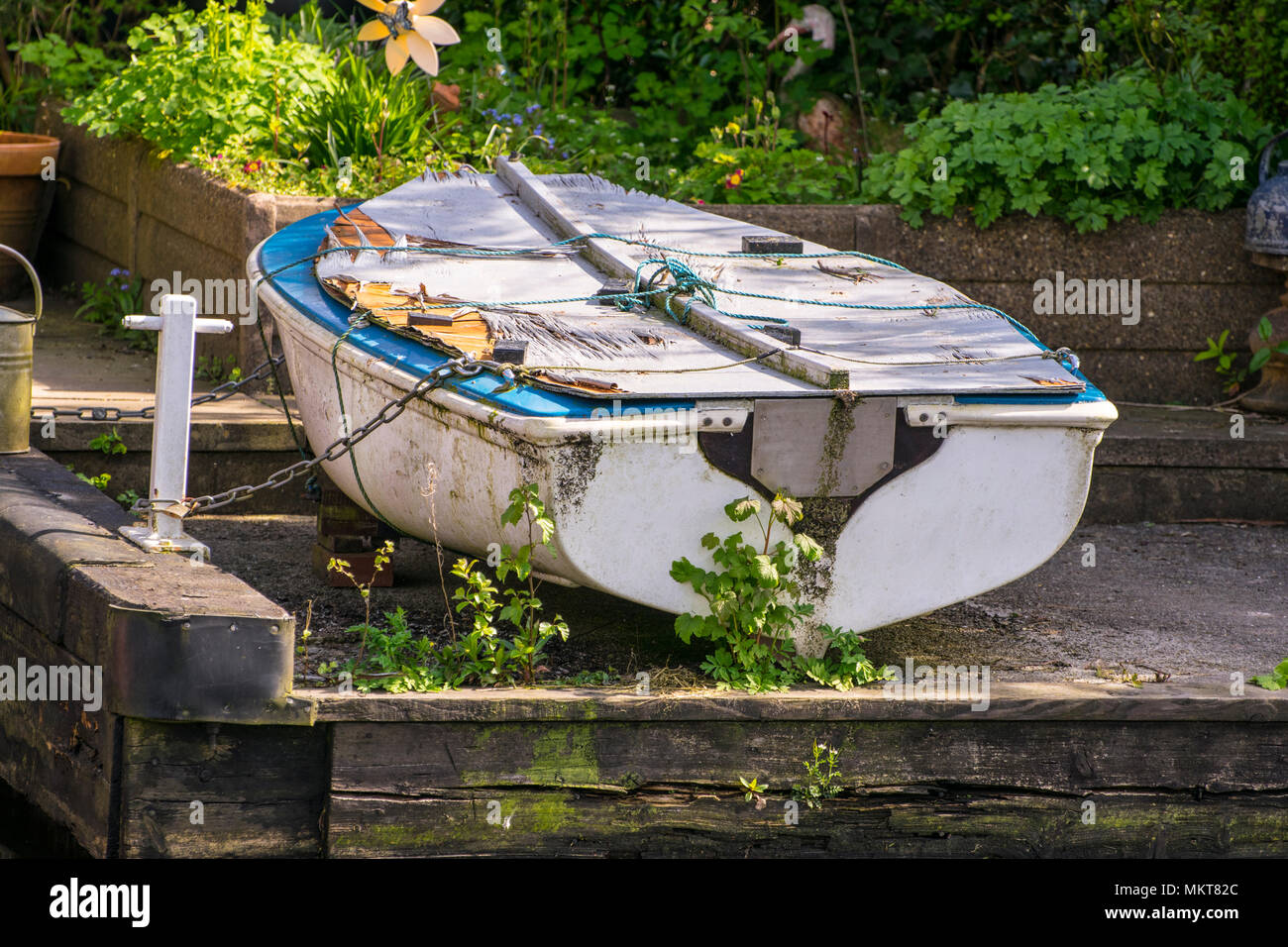 Old white row boat Stock Photo - Alamy