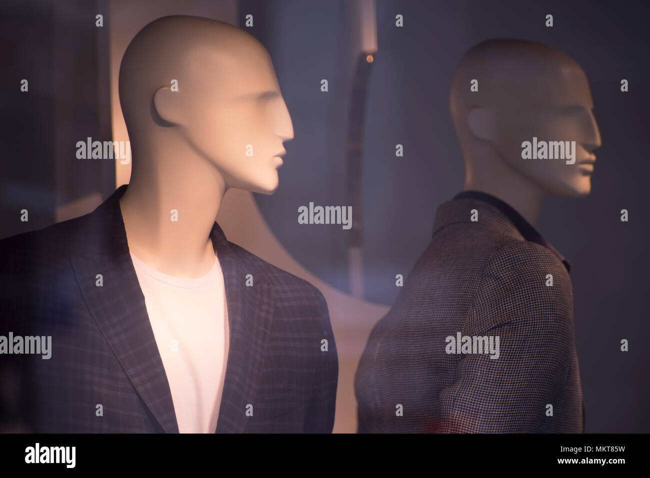 Tailors dummy suit hi-res stock photography and images - Alamy