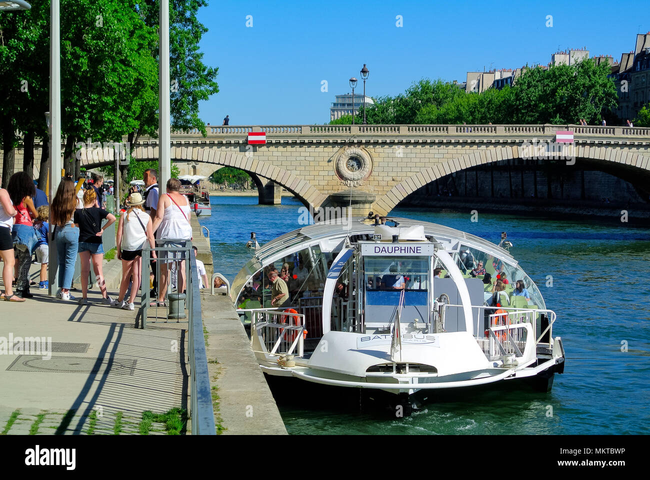The bridge of louis philippe hi-res stock photography and images - Alamy