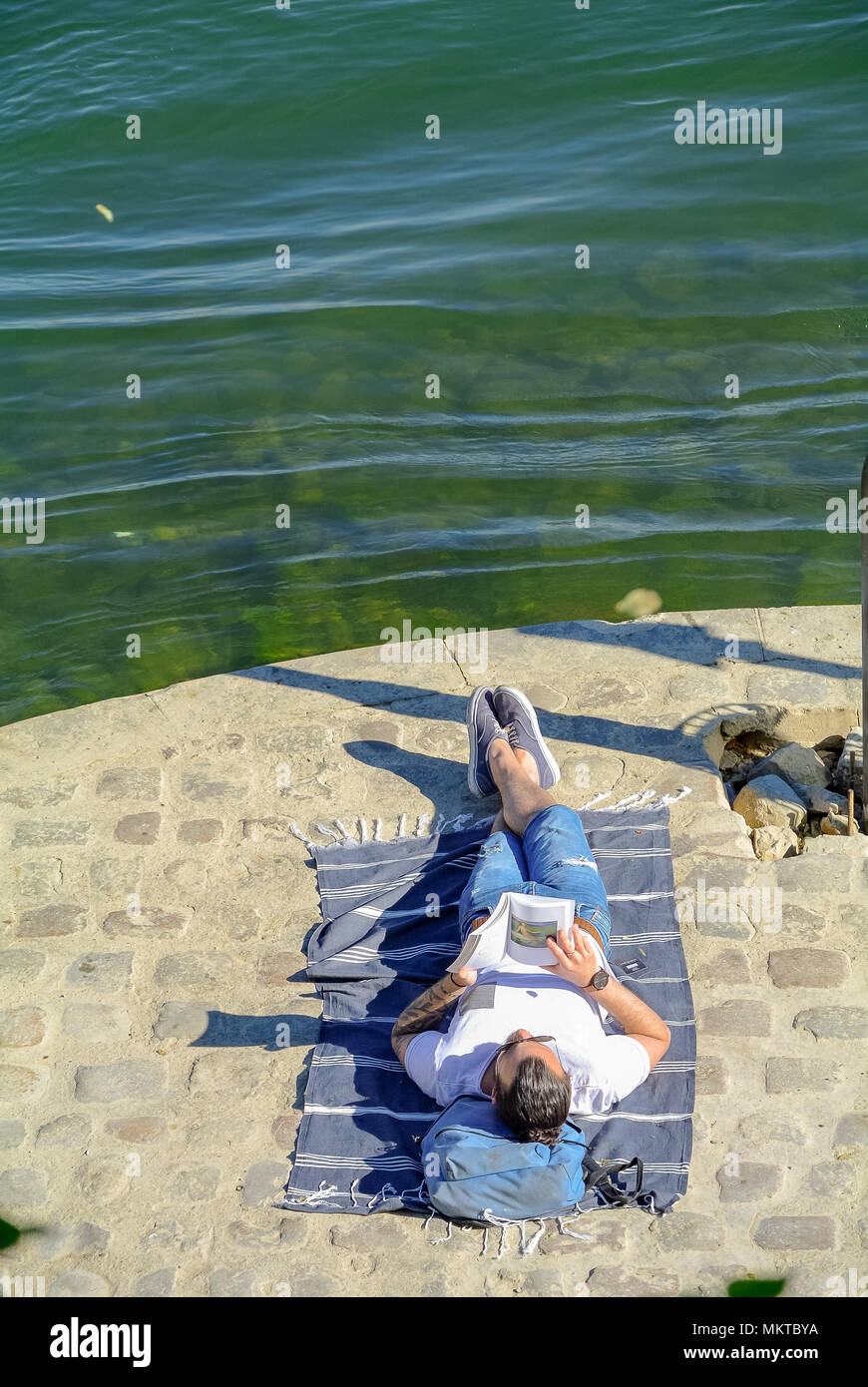 River reading hi-res stock photography and images - Alamy