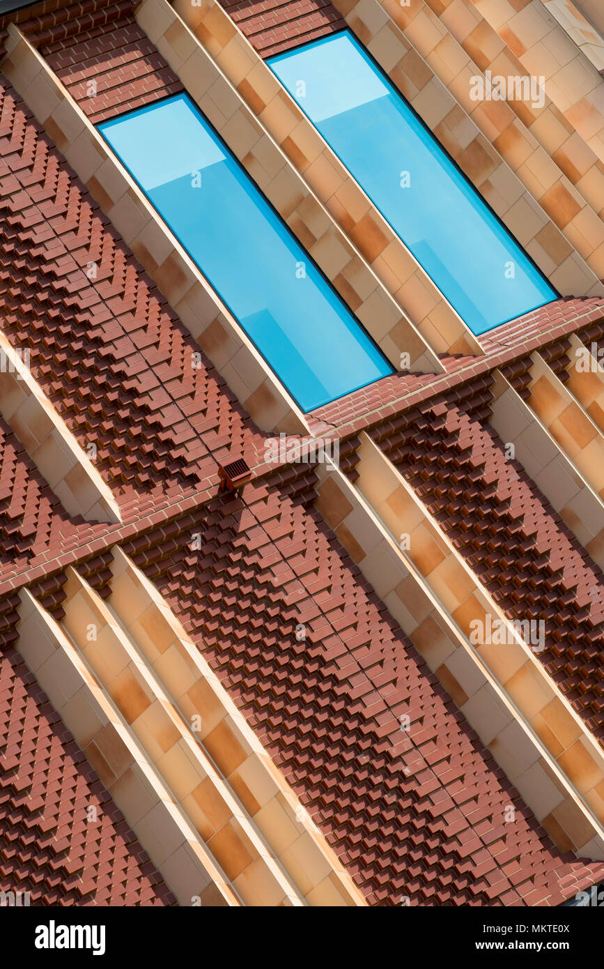 Court street from market hi-res stock photography and images - Alamy