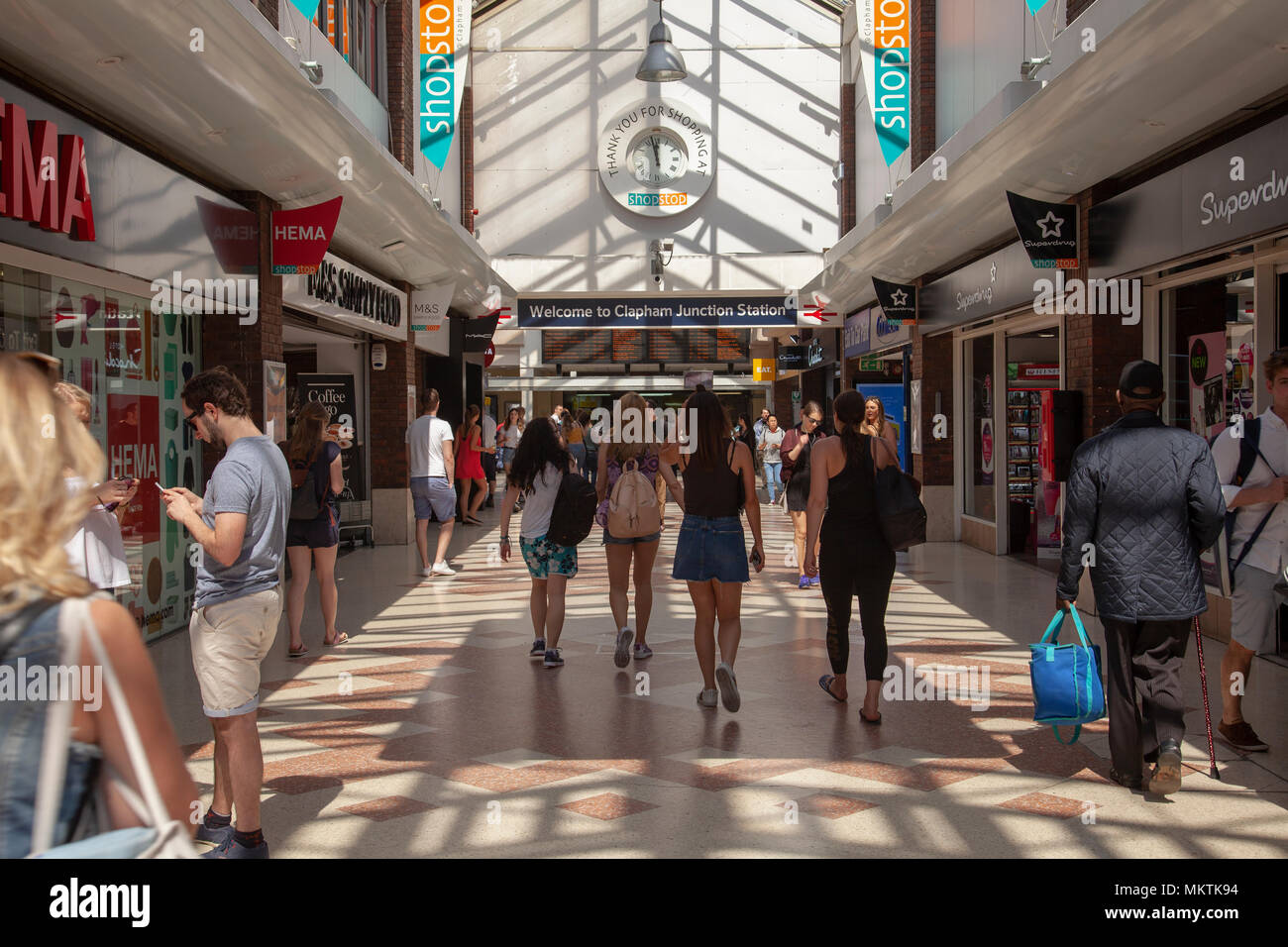 Shop london clapham hi-res stock photography and images - Alamy
