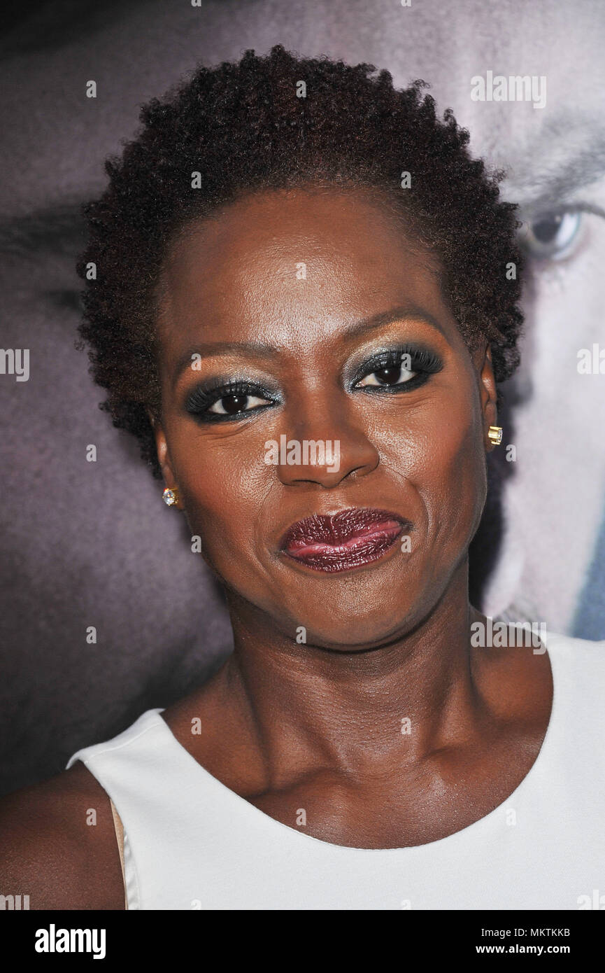 Viola Davis arriving at the Prisoners Premiere at the Academy Of Motion ...