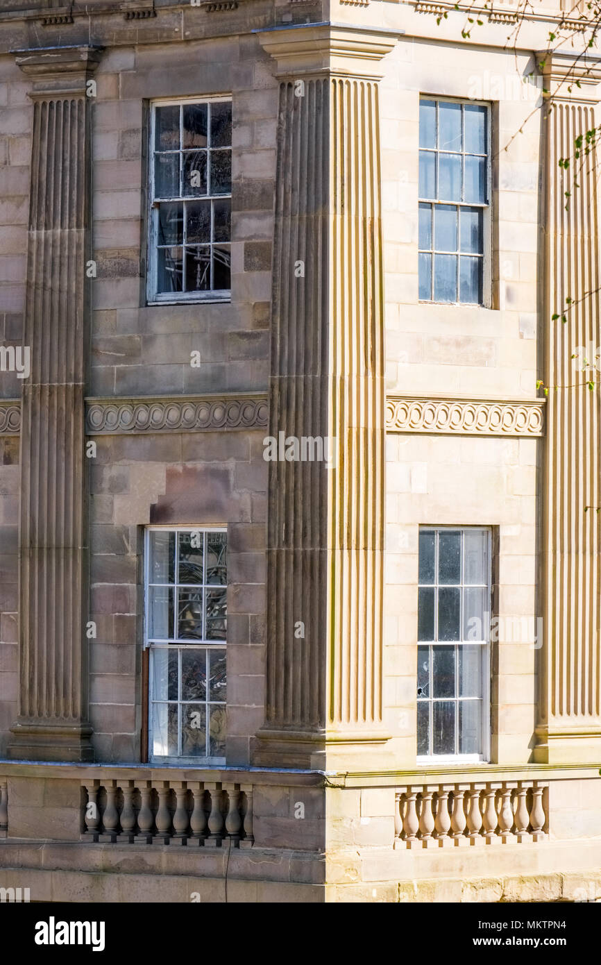 Building crescent hi-res stock photography and images - Alamy