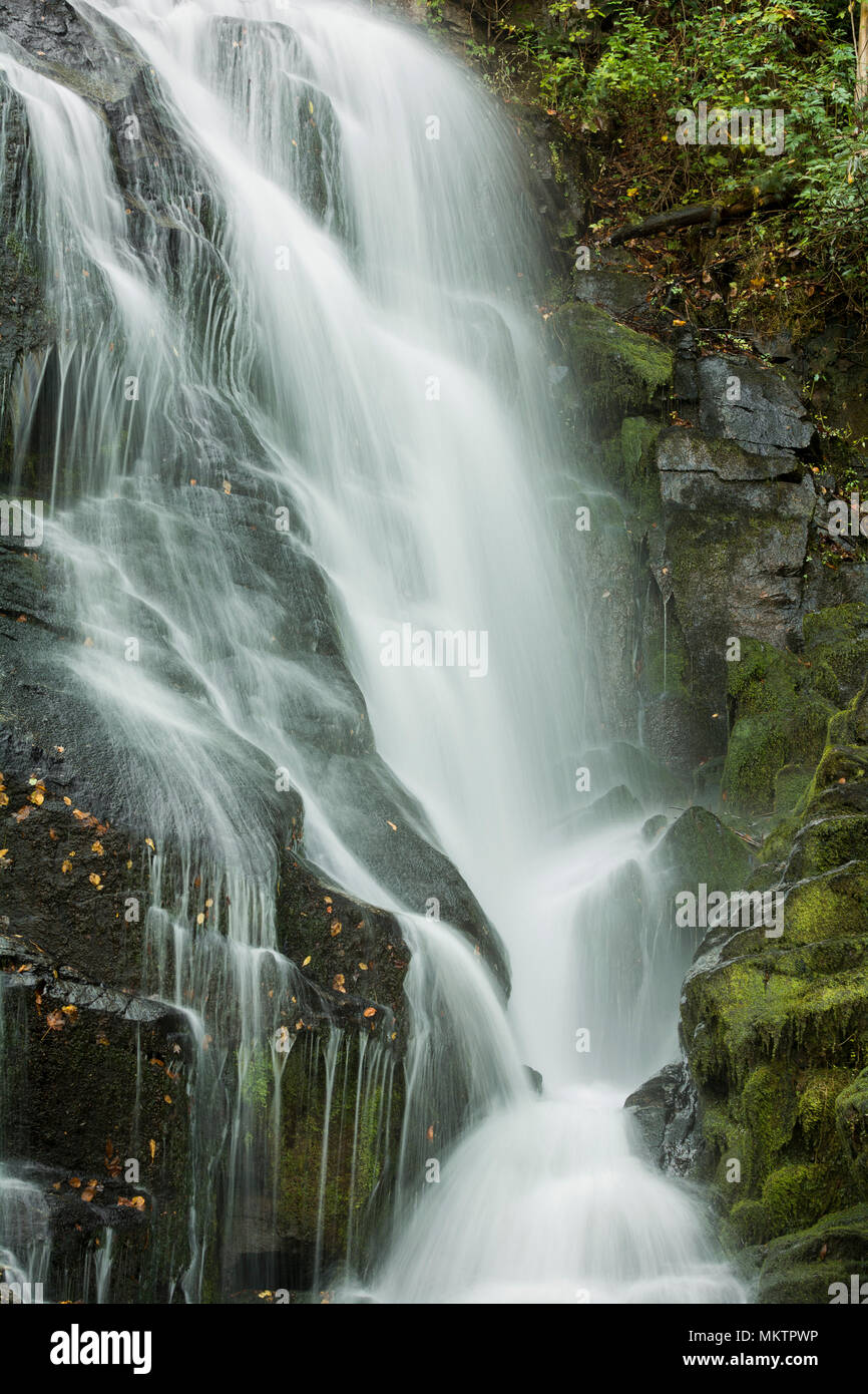 60 foot waterfall hi-res stock photography and images - Alamy