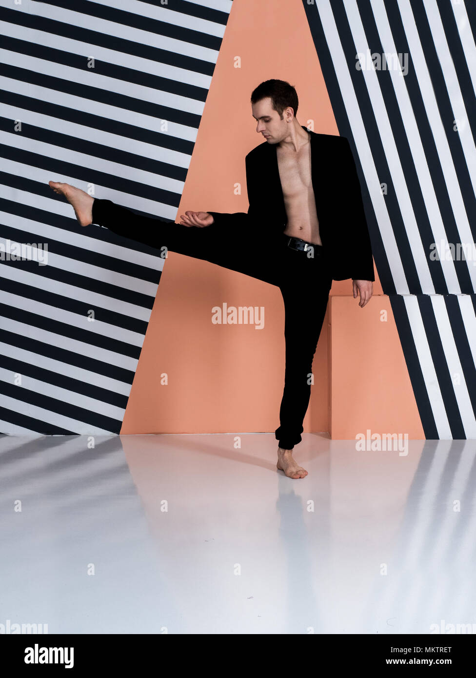 Male ballet body hi-res stock photography and images - Alamy
