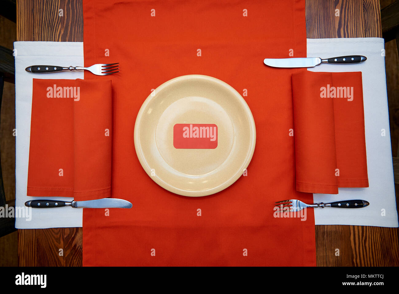 Dinner plate with name card hi-res stock photography and images - Alamy