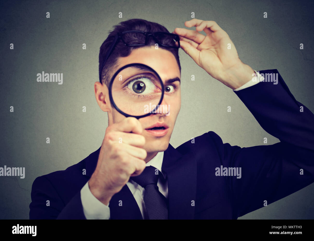 Man glasses looking off hi-res stock photography and images - Alamy