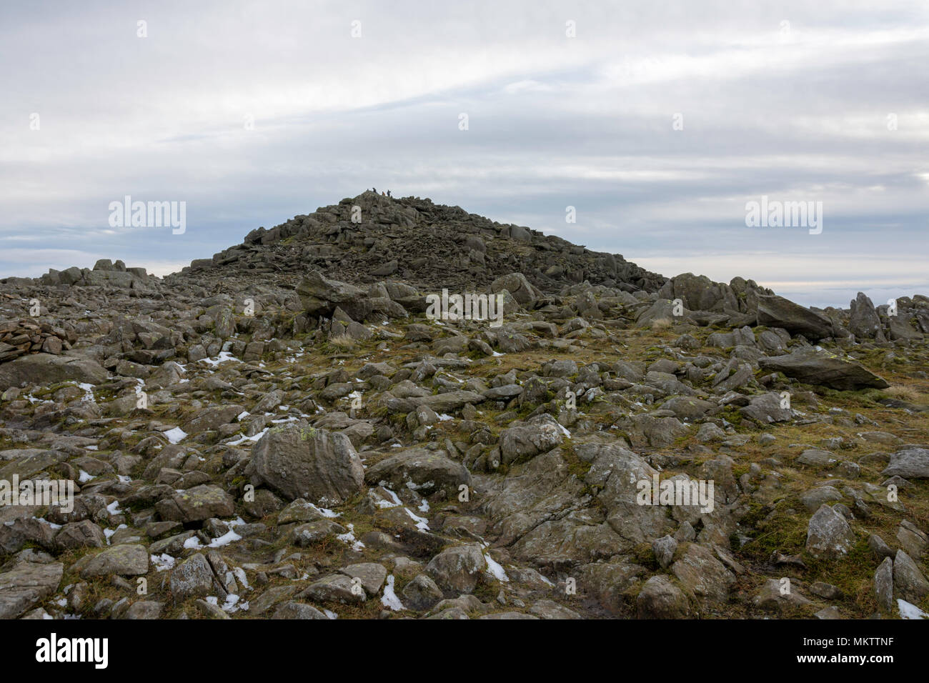 Approach to Bowfell summit Stock Photo - Alamy