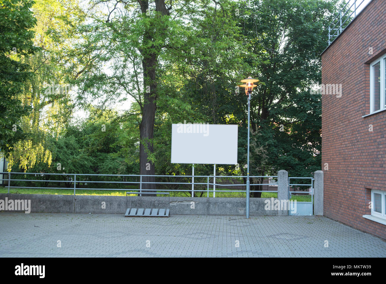 Commercial board hi-res stock photography and images - Alamy