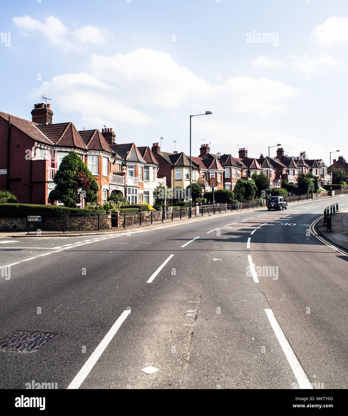 London suburb detached house hi-res stock photography and images - Alamy