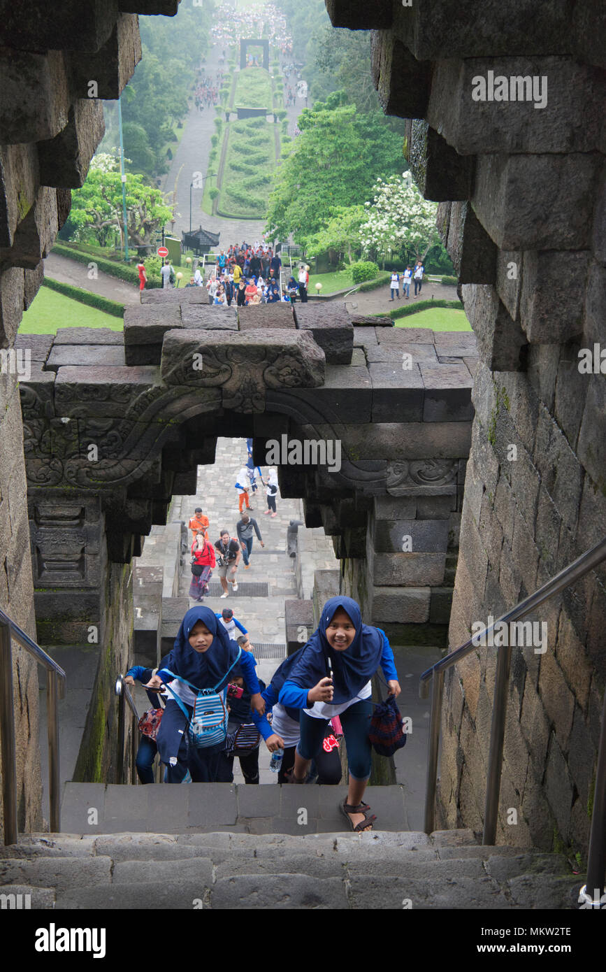 Muslim school girls hi-res stock photography and images - Alamy