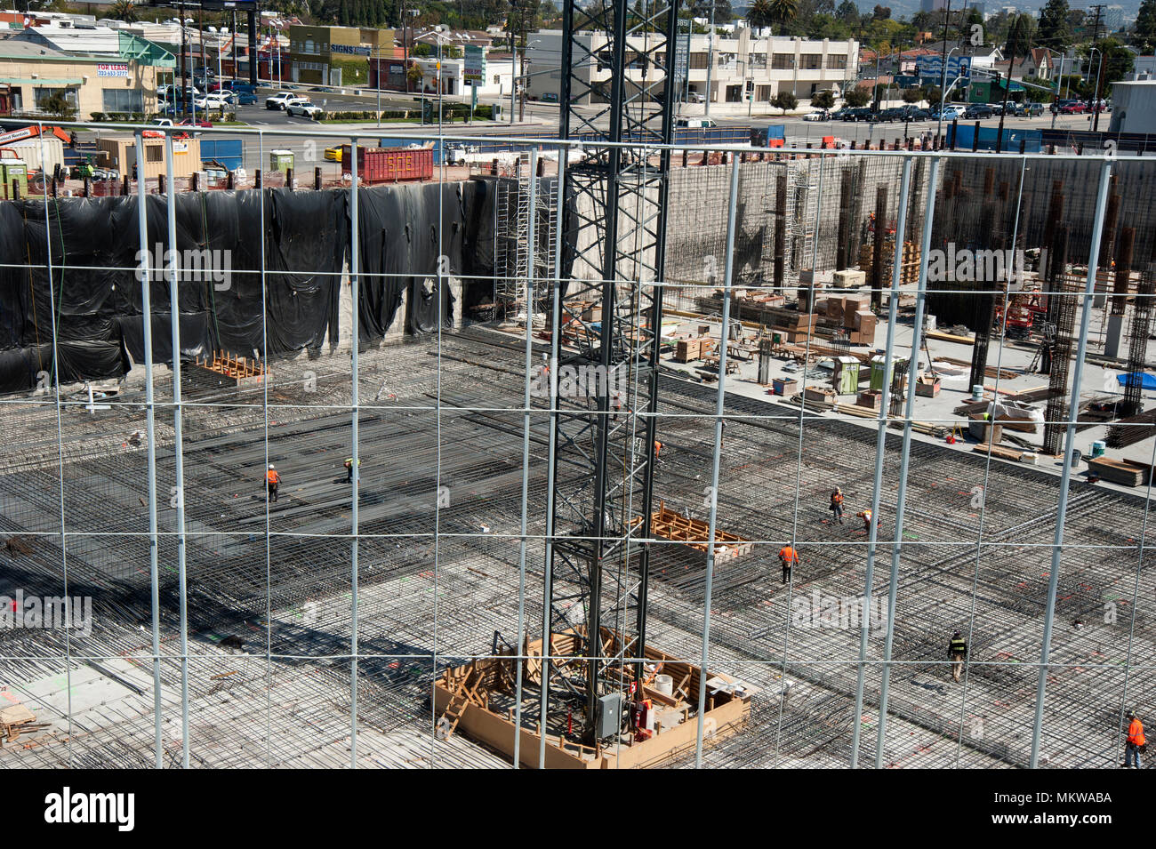 Below ground level work hi-res stock photography and images - Alamy