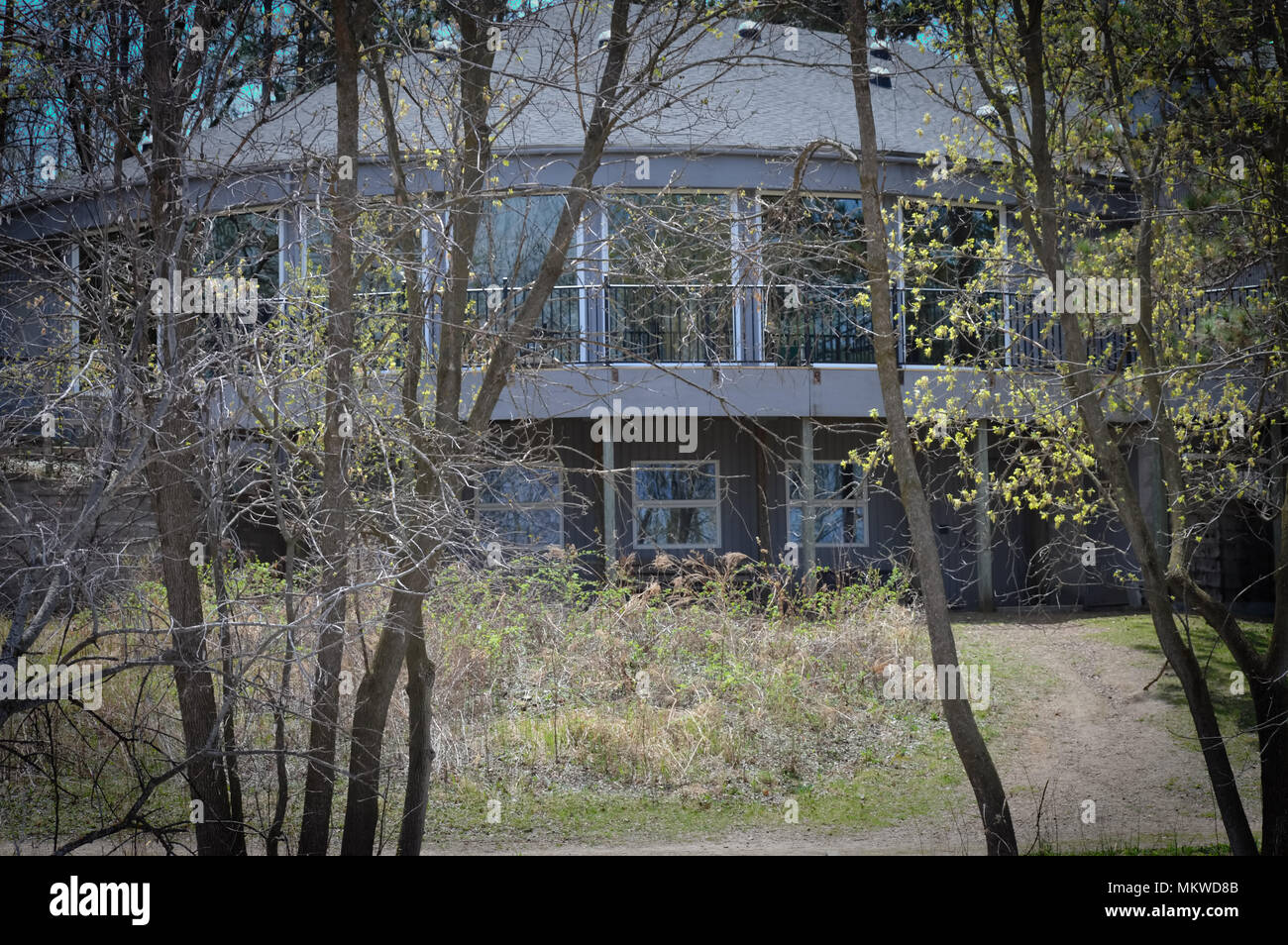 Nature center building Stock Photo - Alamy
