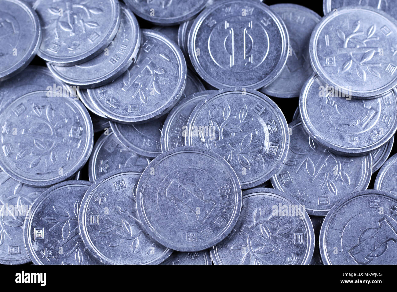 Coins japan japanese one yen hi-res stock photography and images - Alamy