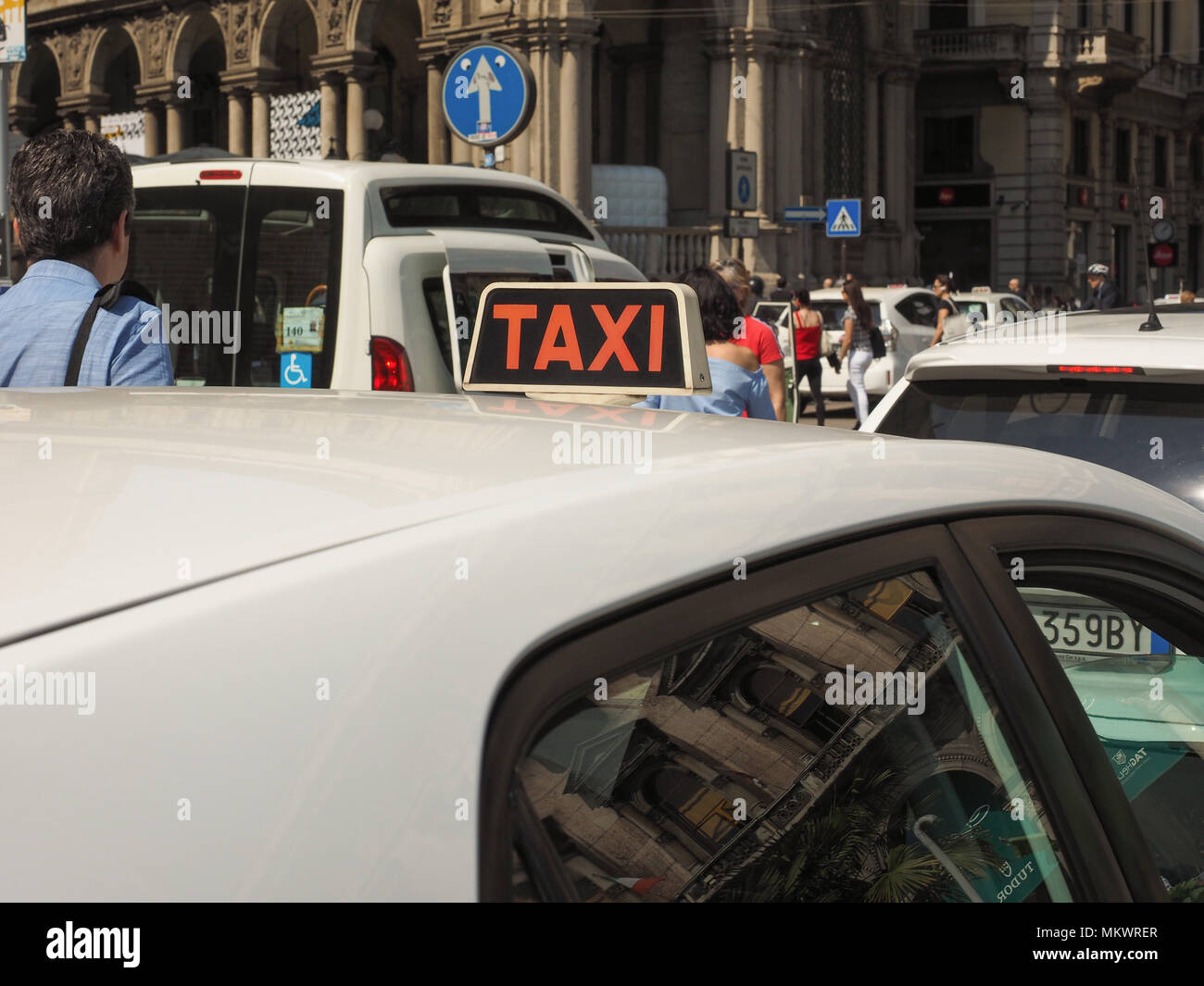 Taxi milano hi-res stock photography and images - Alamy