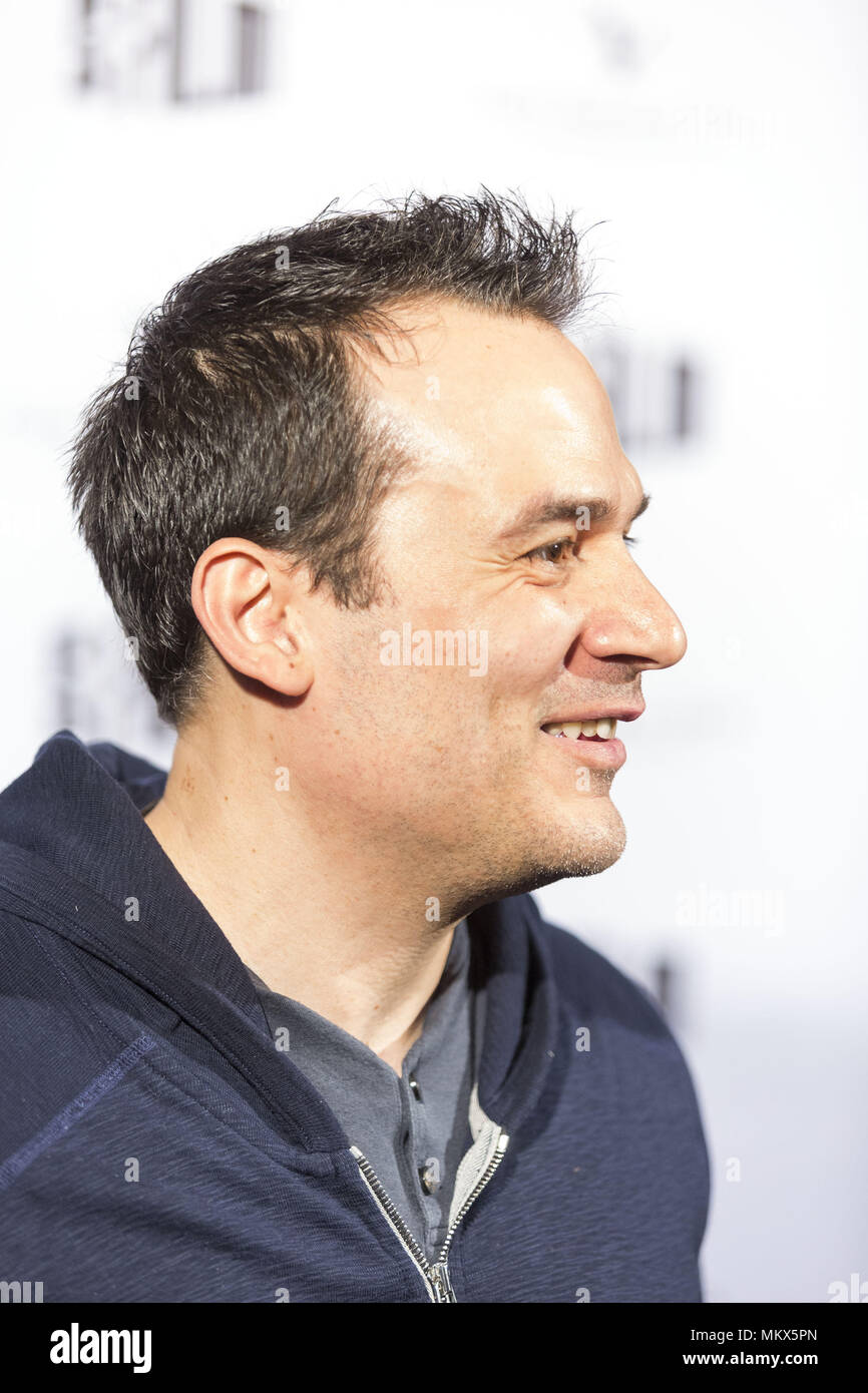 VIPS walk the red carpet at the Victoria Theatre in San Francisco for a ...