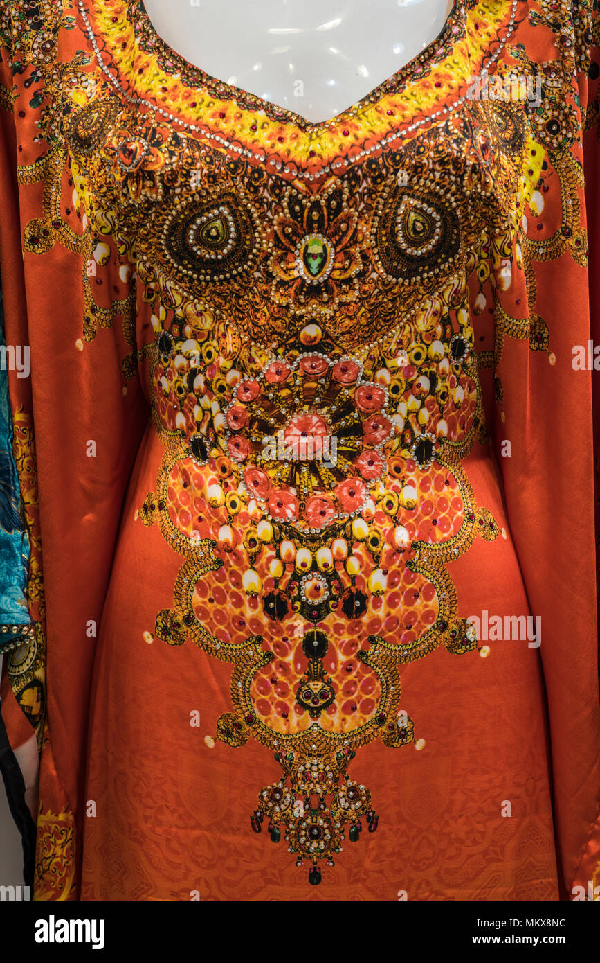 Arab womens clothes in shop hi-res stock photography and images - Alamy