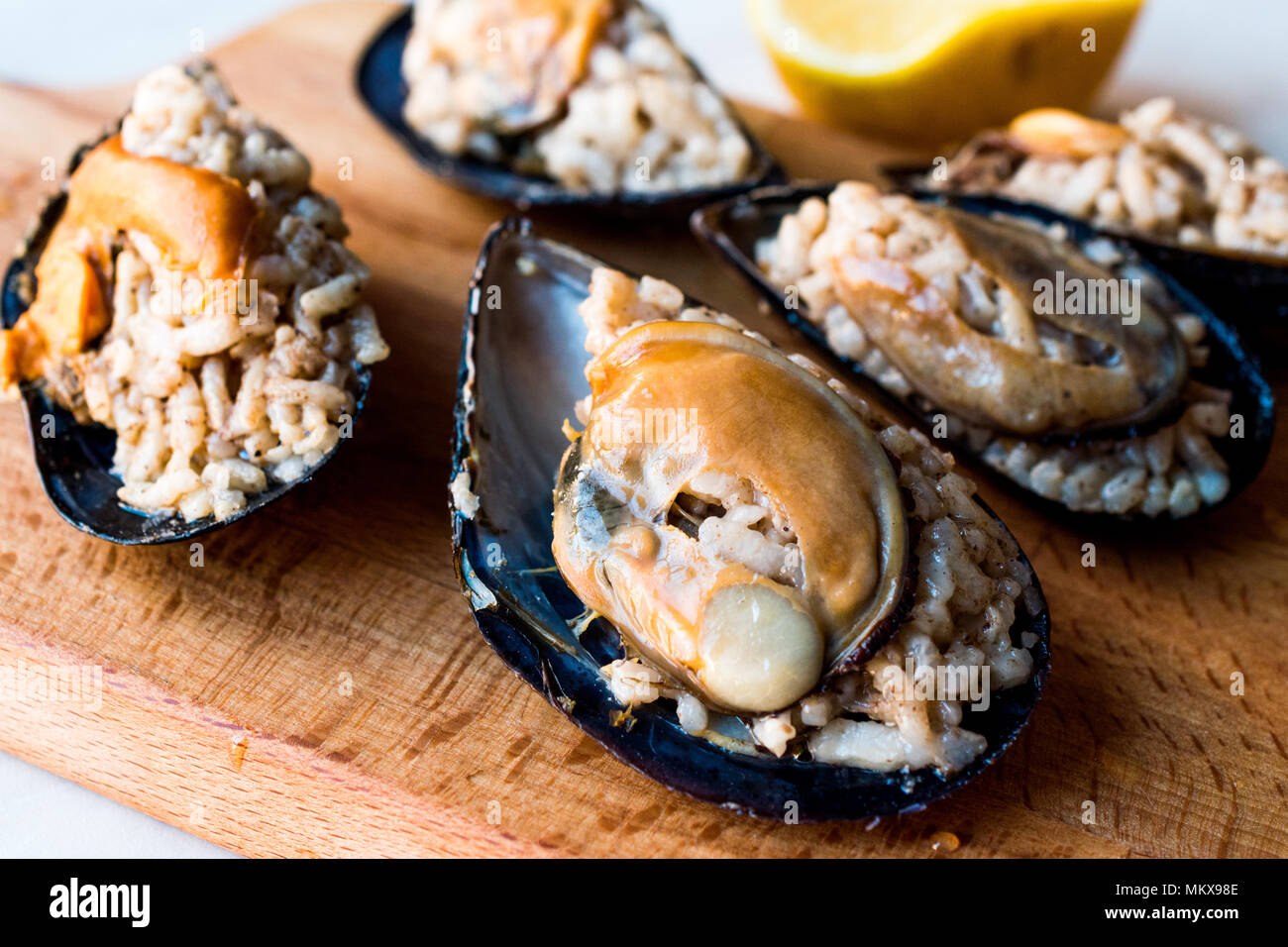Turkish Street Food Stuffed Mussels with Lemon / Midye Dolma ...