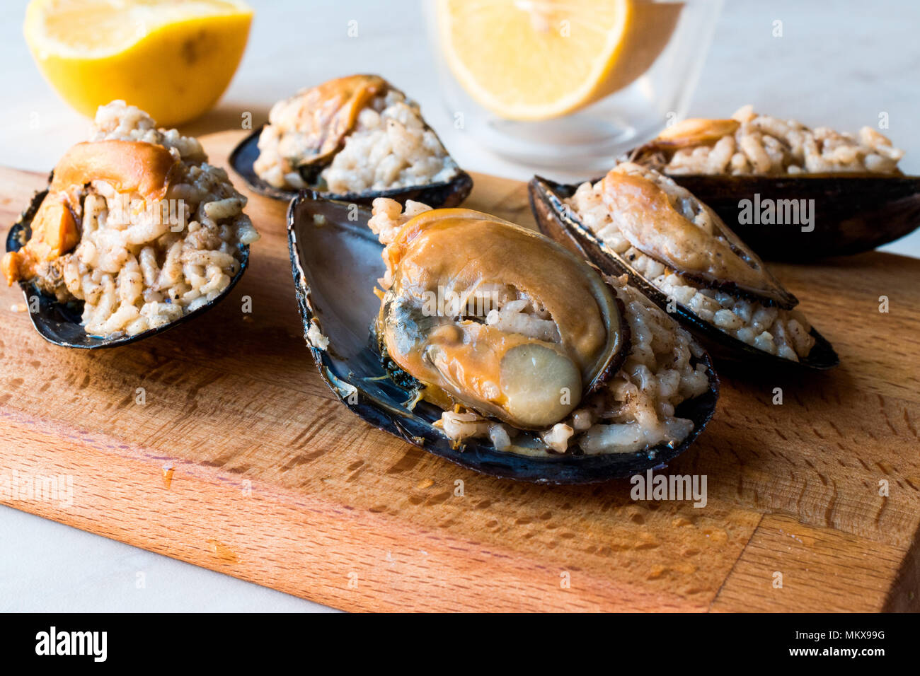 Turkish Street Food Stuffed Mussels with Lemon / Midye Dolma ...
