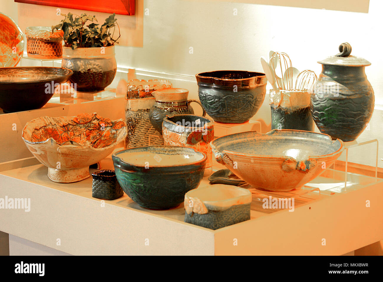 Pottery display hi-res stock photography and images - Alamy