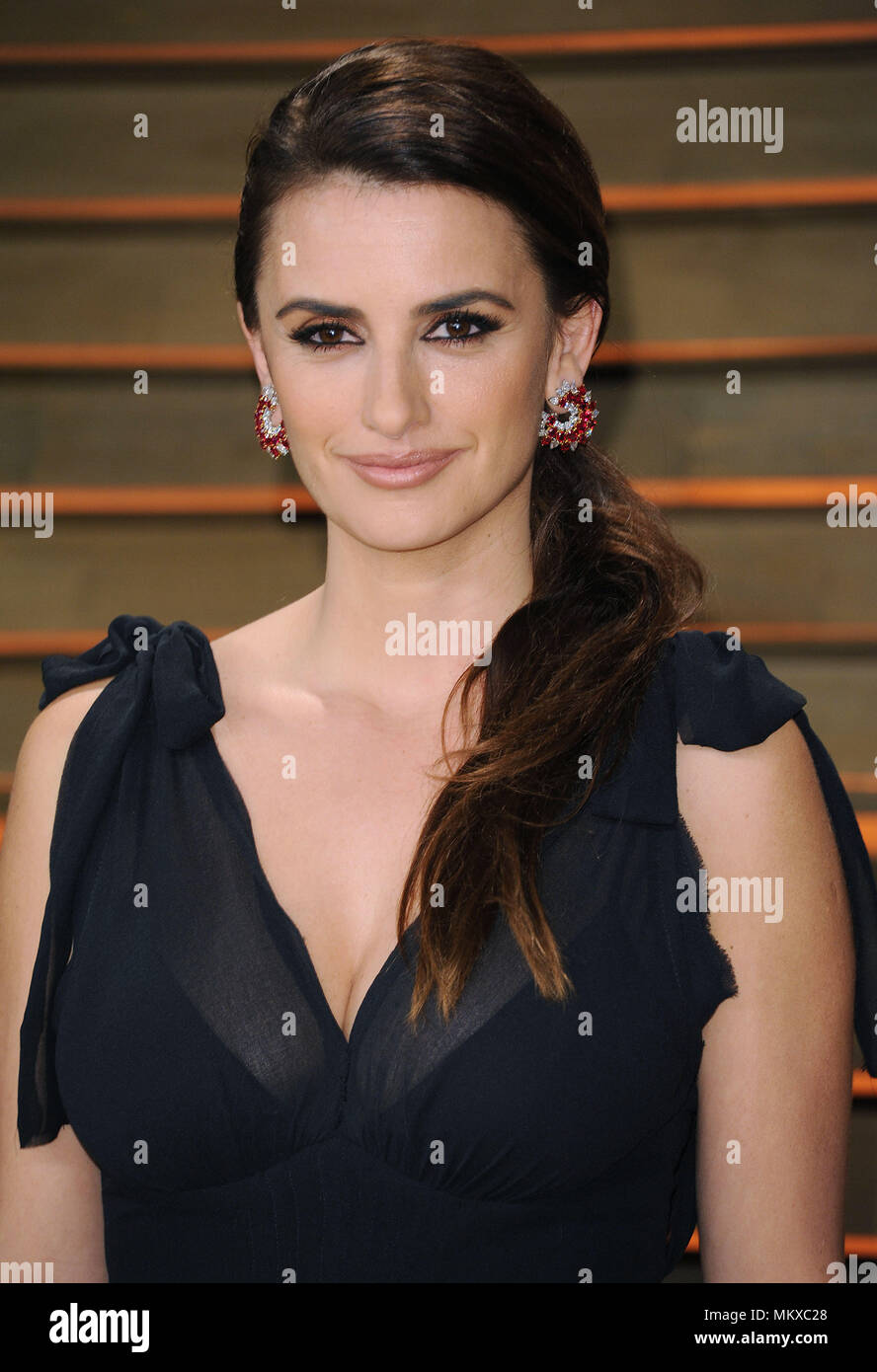 Penelope Cruz 154 arriving at the Vanity Fair Oscars 2014 Party at the ...