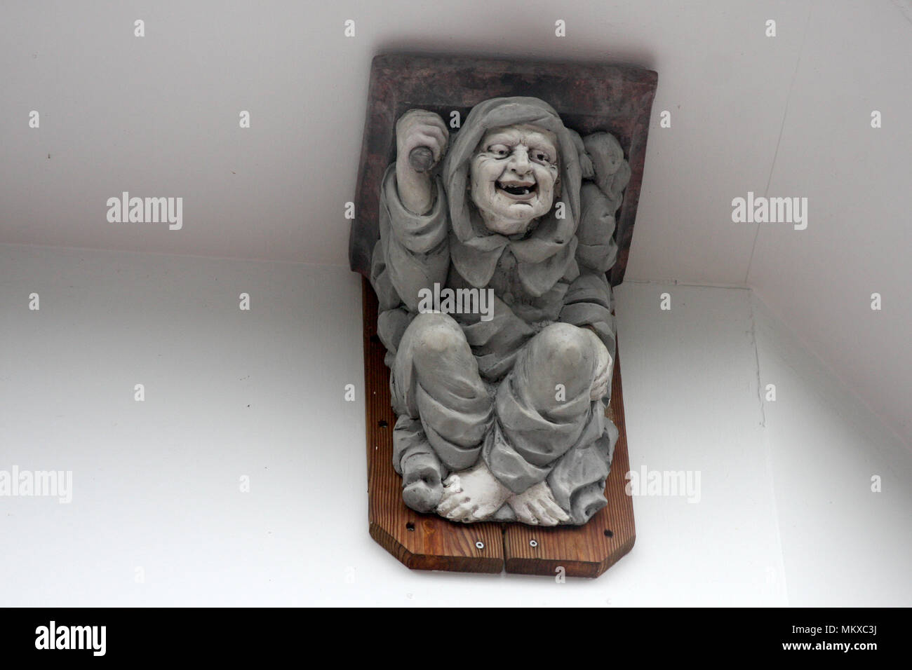 Sculpture laughing face hi-res stock photography and images - Alamy