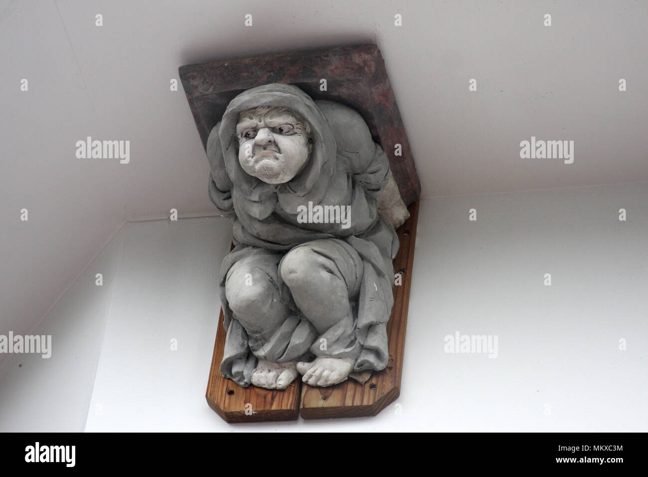 Angry gargoyle hi-res stock photography and images - Alamy