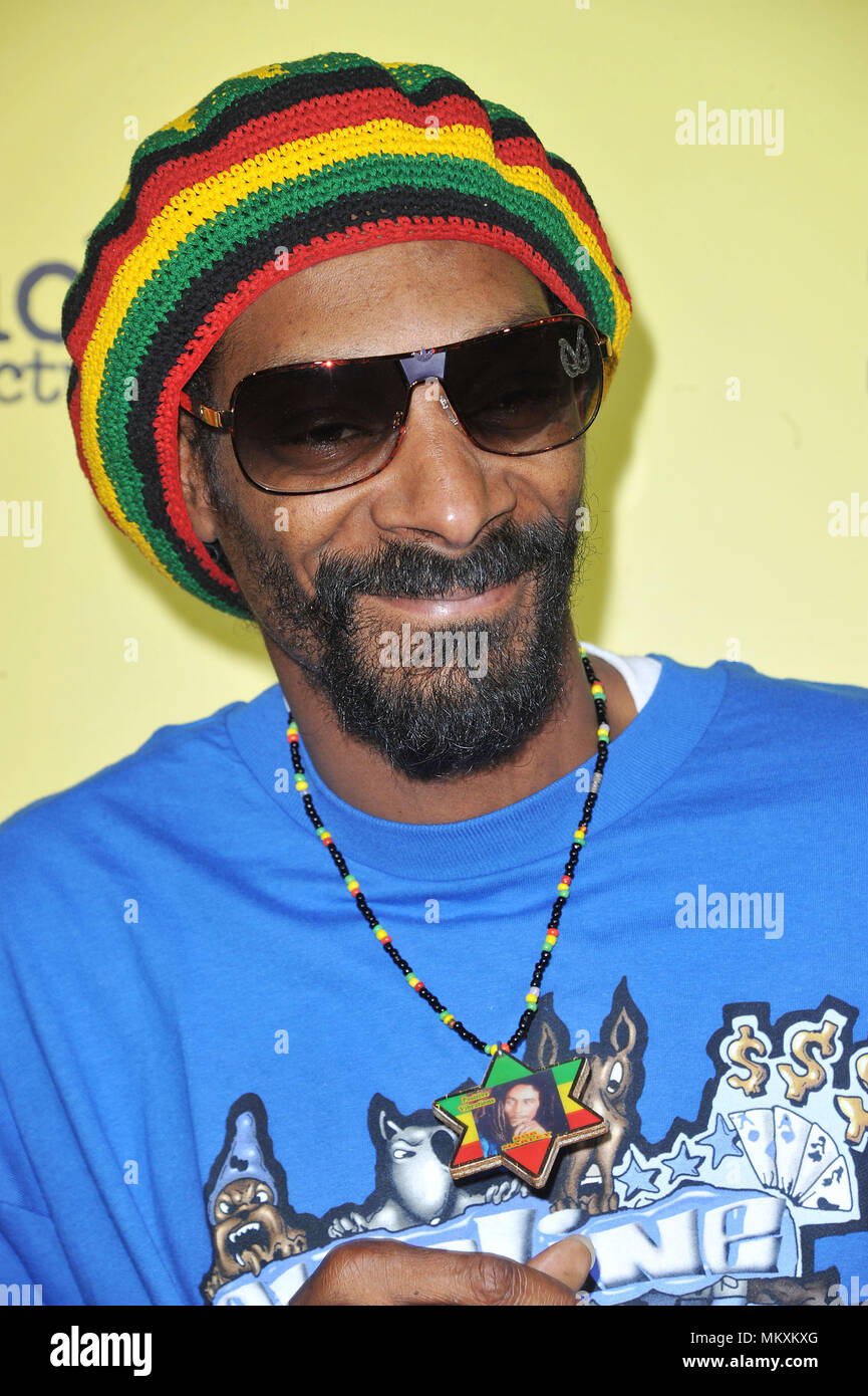 Celebrities snoop dogg hi-res stock photography and images - Alamy