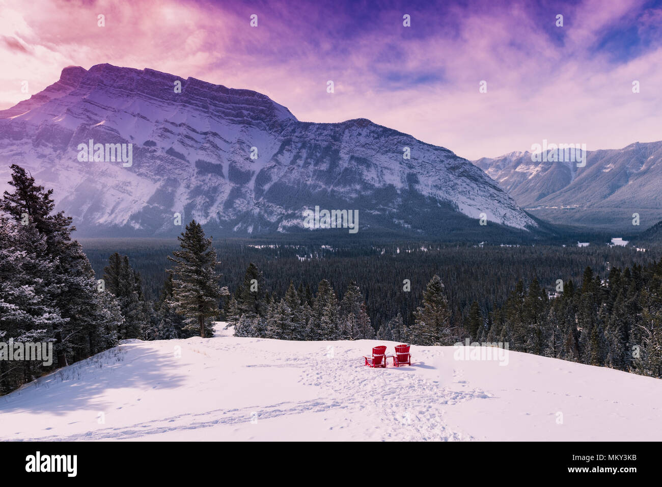 Winter in the mounatins, snow covered scenery in Banff National Park ...