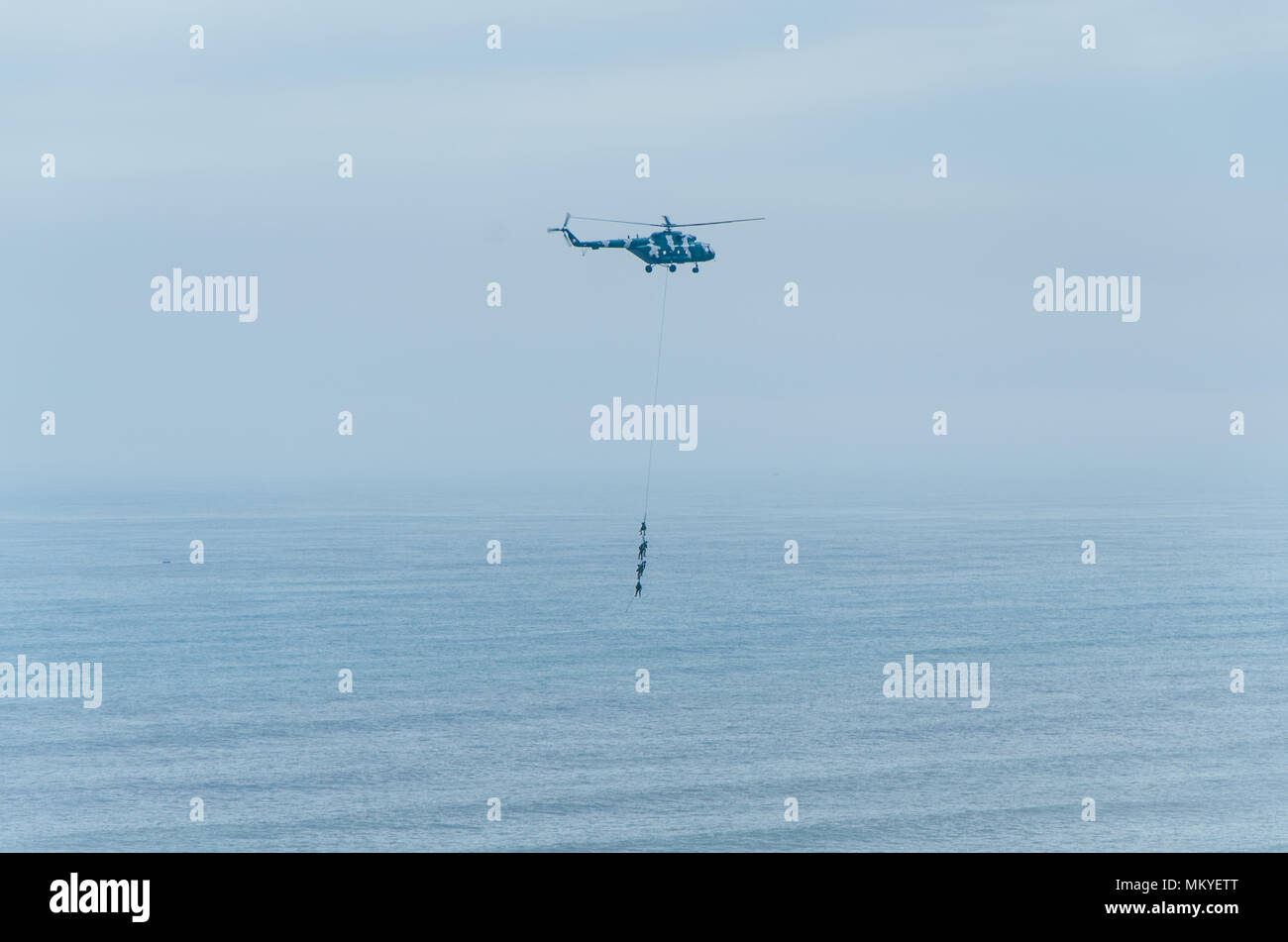 Rope helicopter hi-res stock photography and images - Alamy