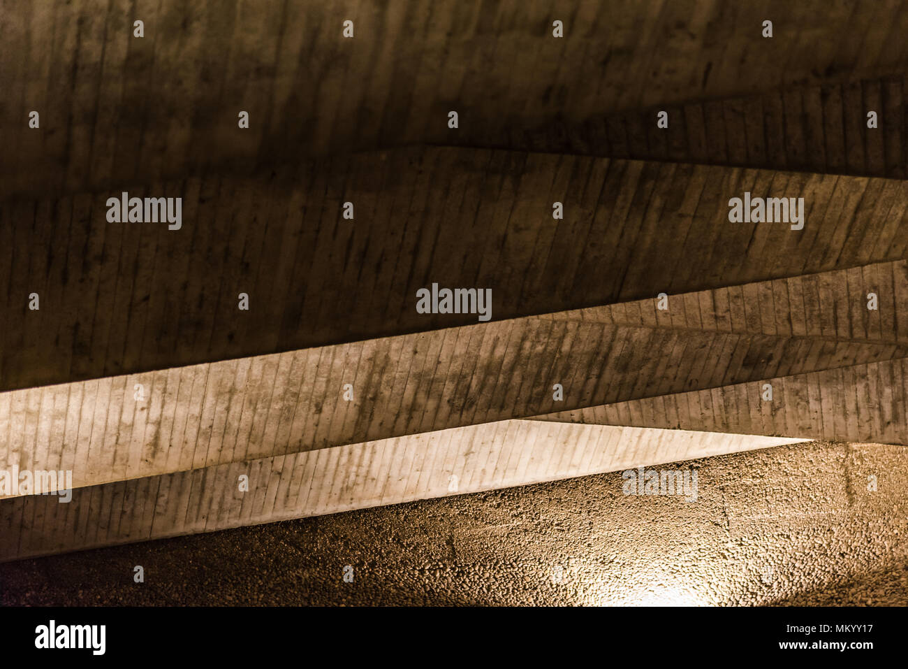 Concrete ceiling hi-res stock photography and images - Alamy