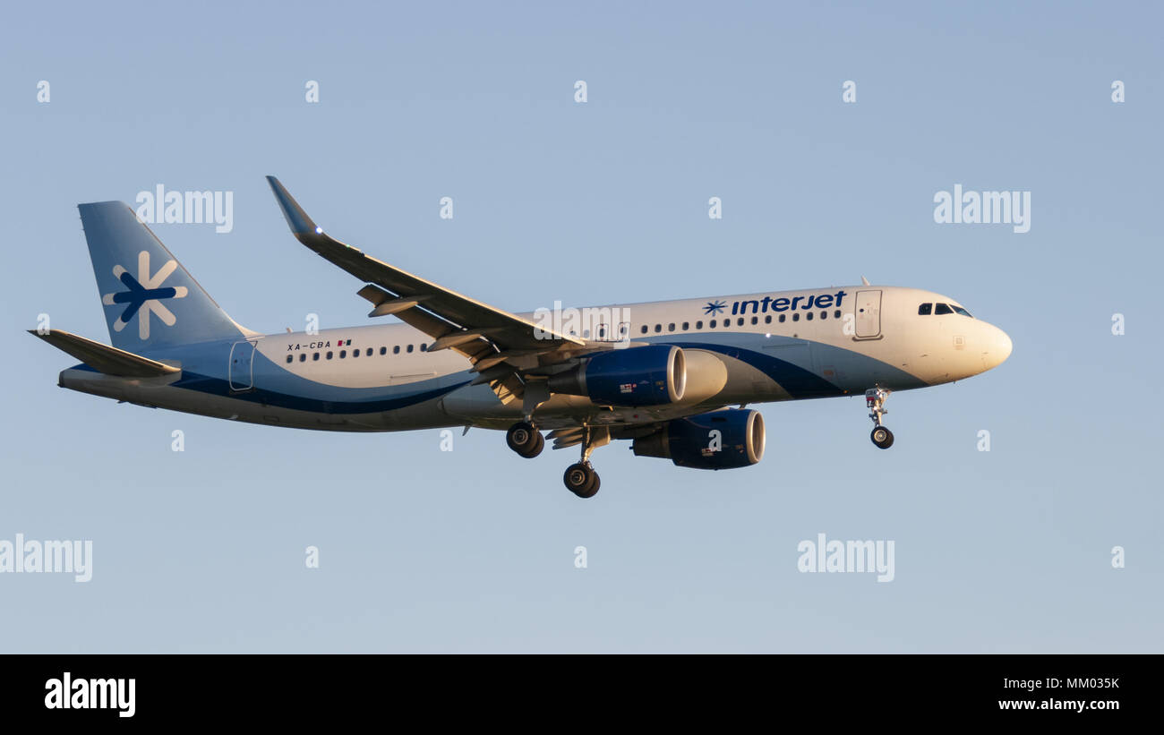 Winglet winglets airbus a320 hi-res stock photography and images - Alamy