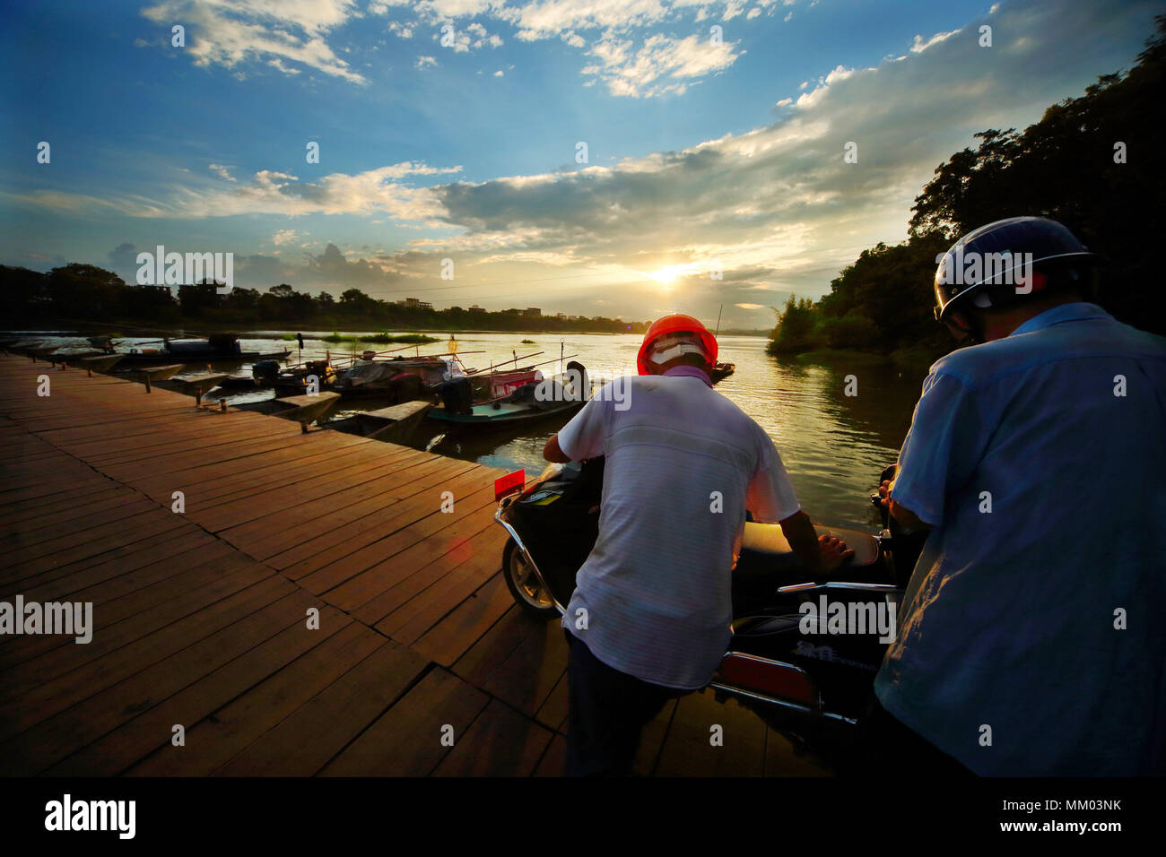 Buoyancy limits hi-res stock photography and images - Alamy