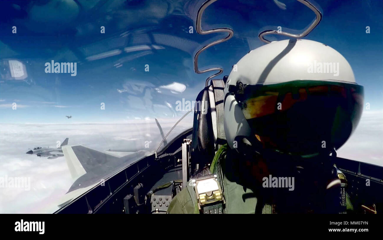 Long range fighter aircraft hi-res stock photography and images - Alamy