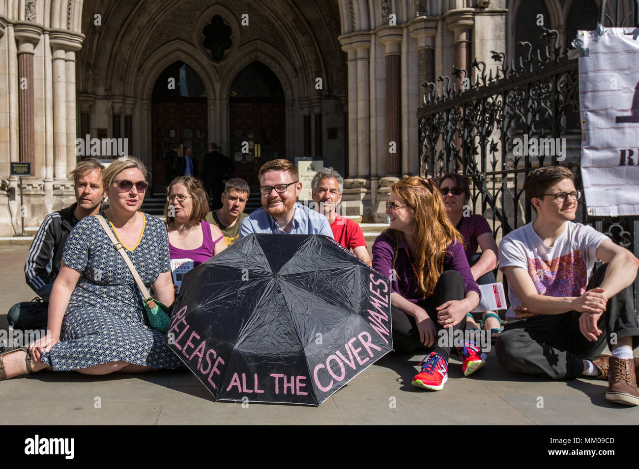 Sit down demonstrators hi-res stock photography and images - Alamy