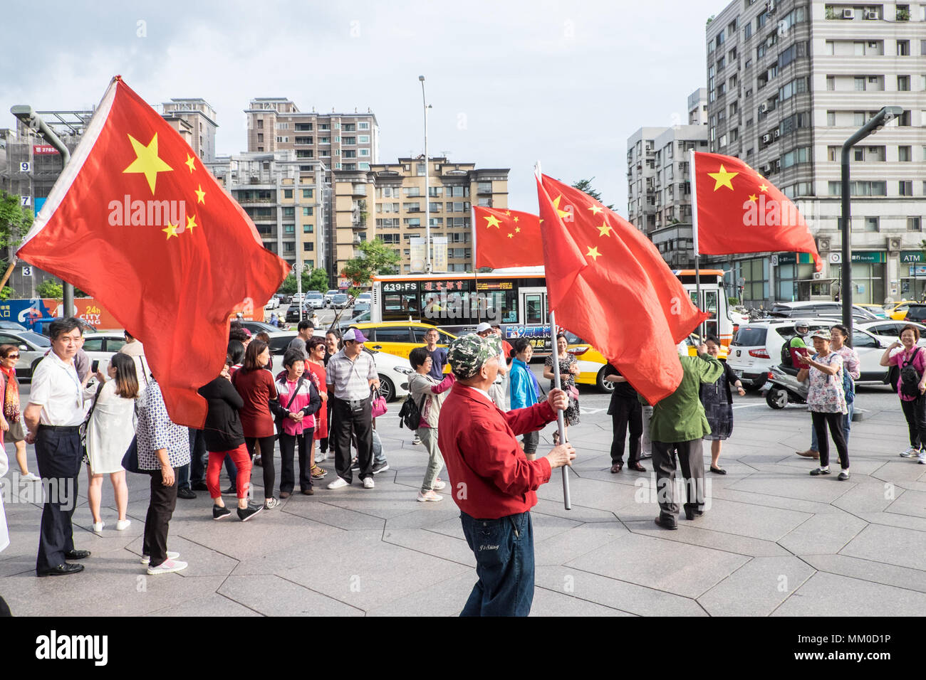 Mainland Chinese tour groups at the base of Taipei 101 Tower,attract ...