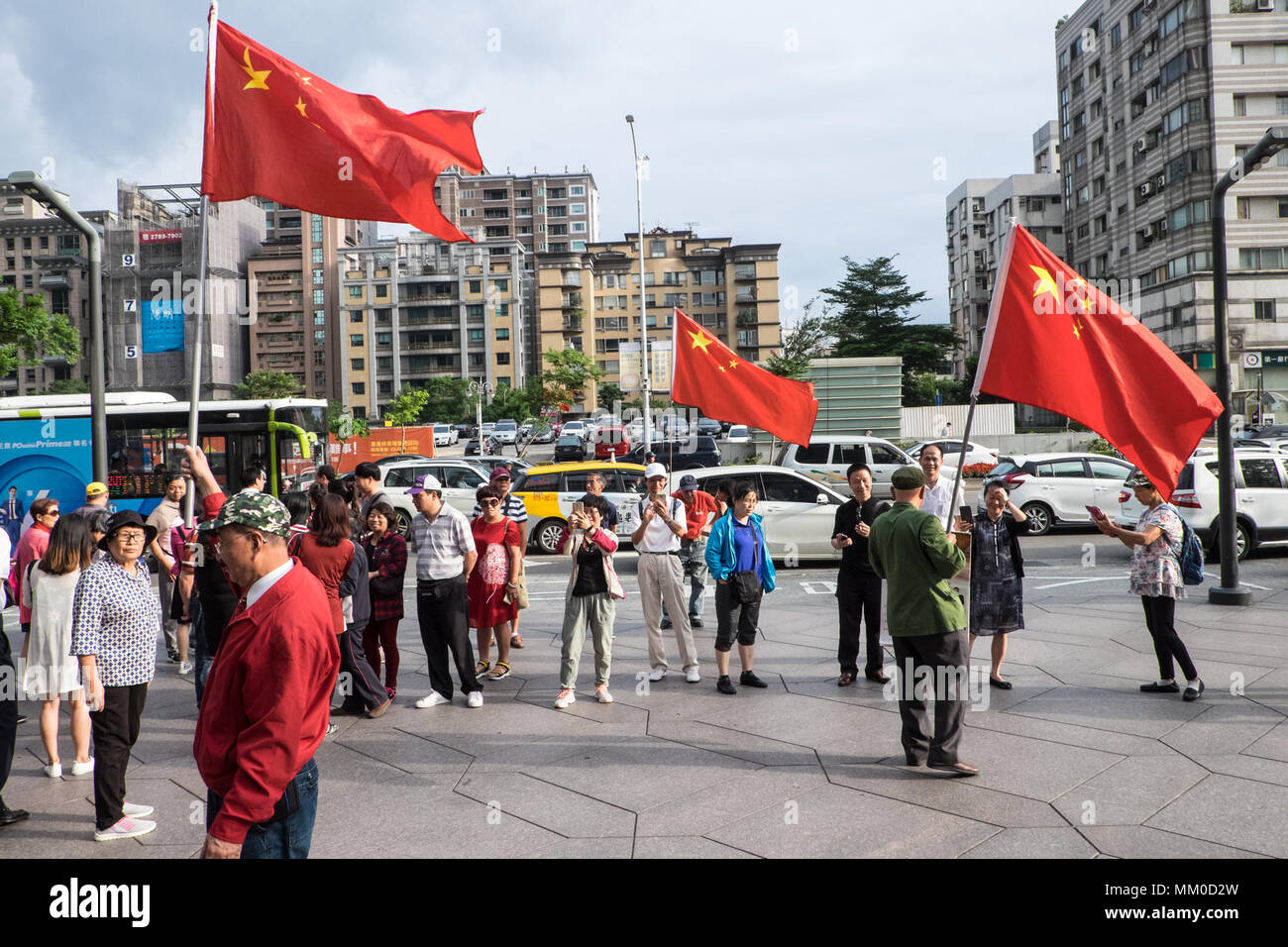 Mainland Chinese tour groups at the base of Taipei 101 Tower,attract ...